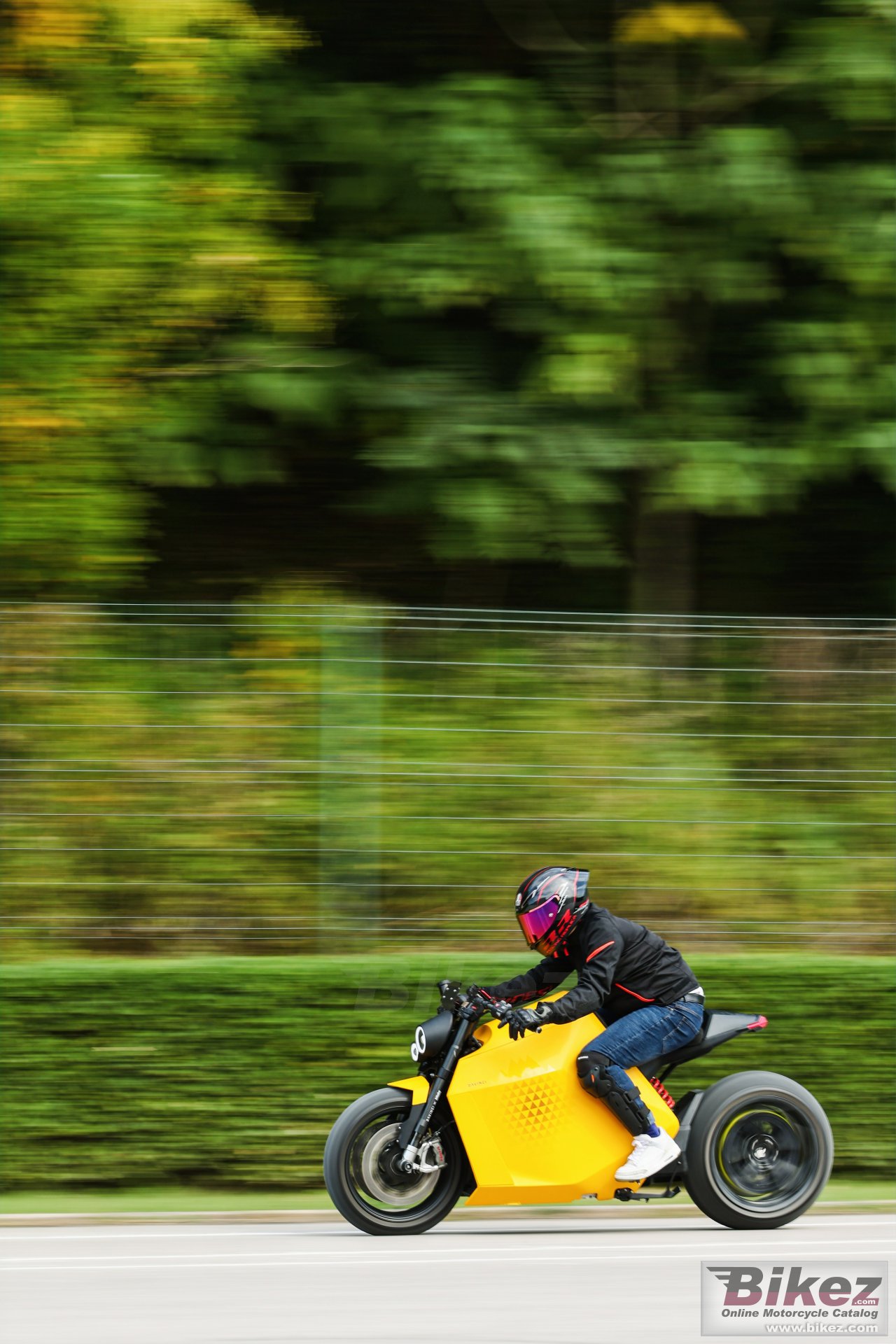 Davinci DC100 poster